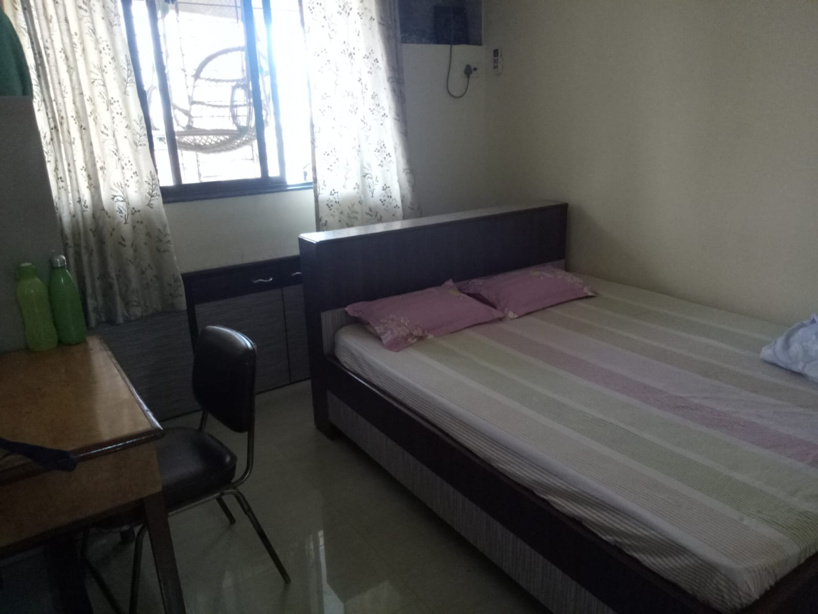 Single Occupancy room available for girls in Crystal Tower, Parel ...